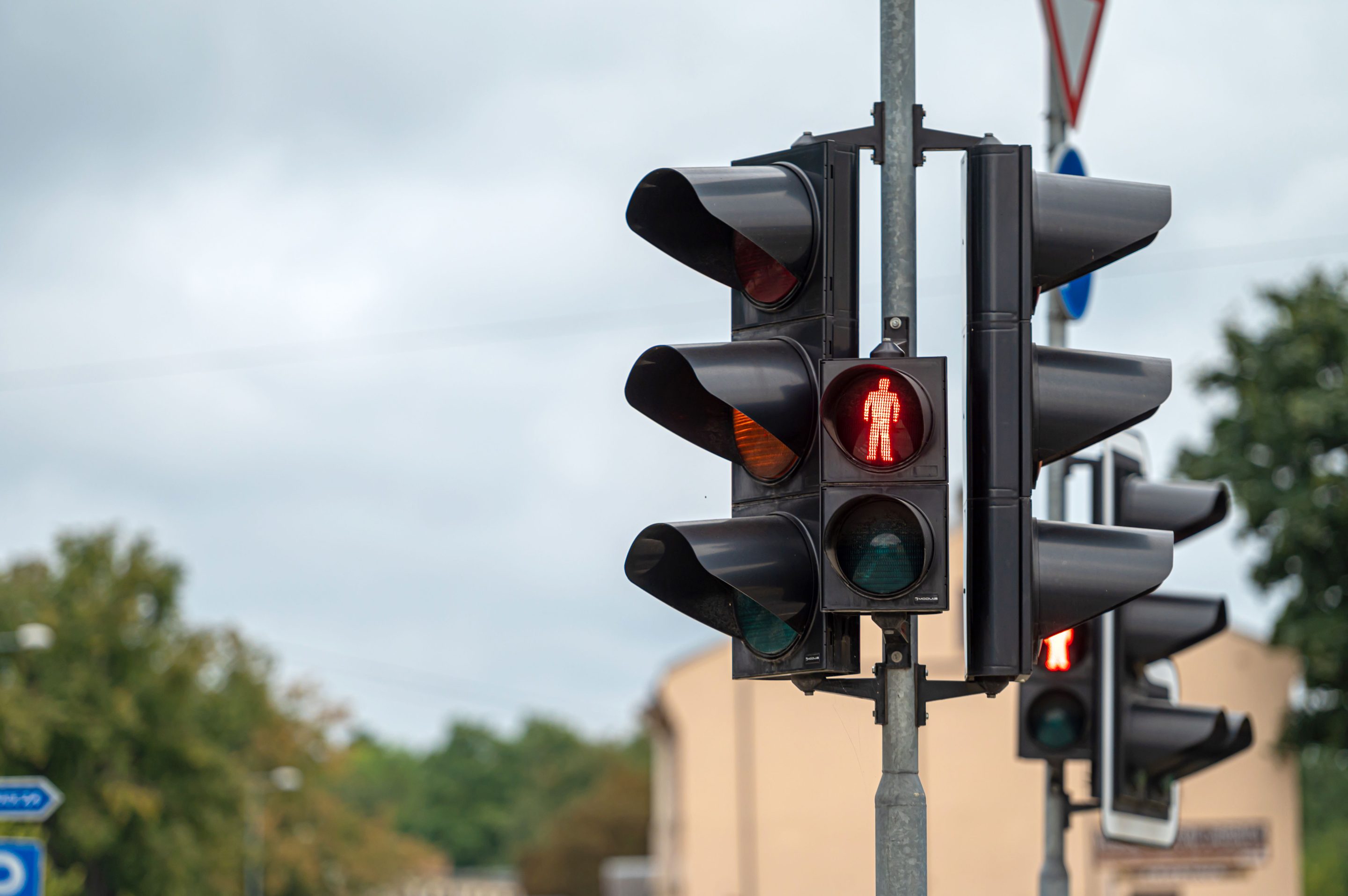 The Impact of Traffic Violations on Car Accident Claims - Roxell ...